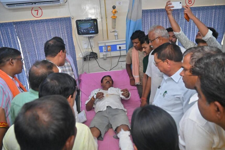 BJP Leader Attack : कोरबा में दिनदहाड़े भाजपा नेता पर जानलेवा हमला ...